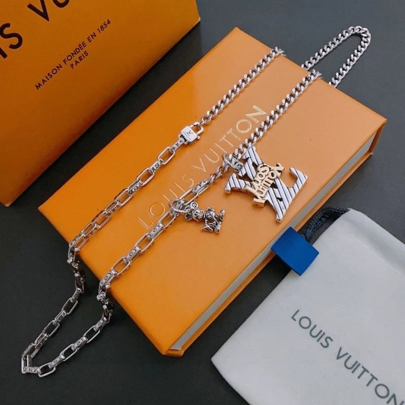 High accuracy Louis Vuitton Necklaces