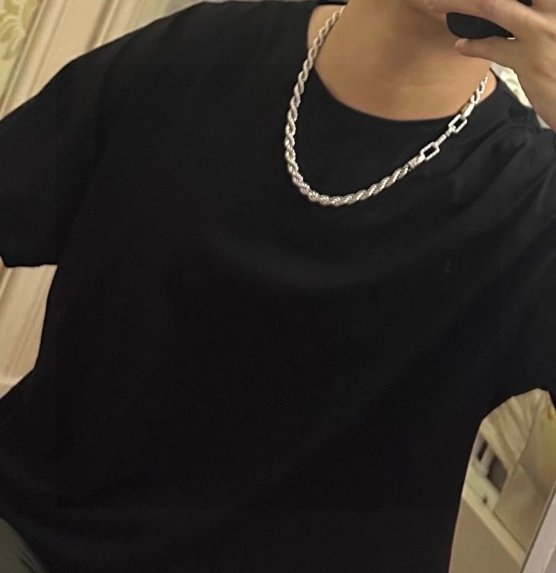 Reasonably priced Louis Vuitton Necklaces