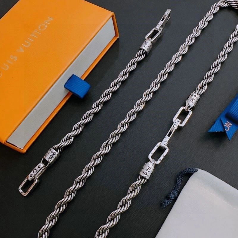 Reasonably priced Louis Vuitton Necklaces