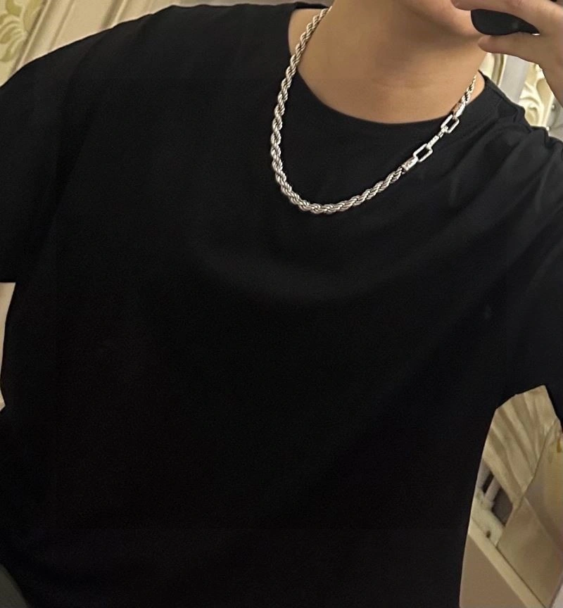 Reasonably priced Louis Vuitton Necklaces