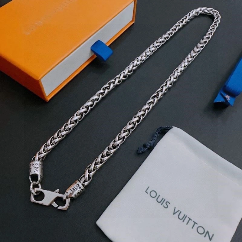 Accurate model Louis Vuitton Necklaces