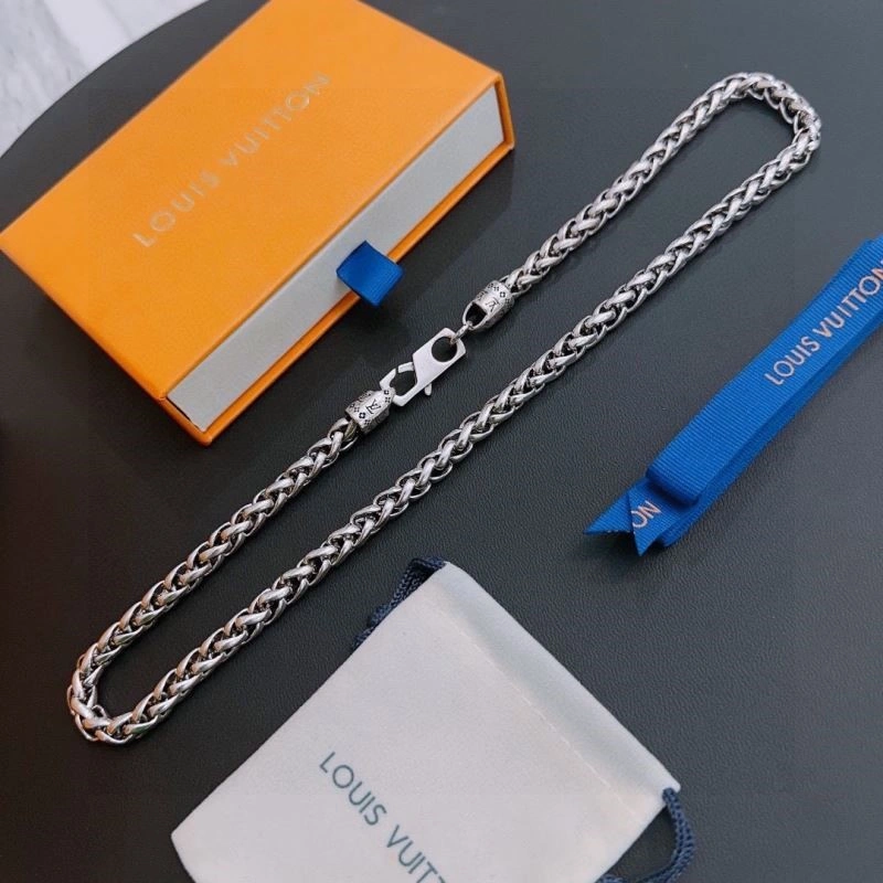 Accurate model Louis Vuitton Necklaces
