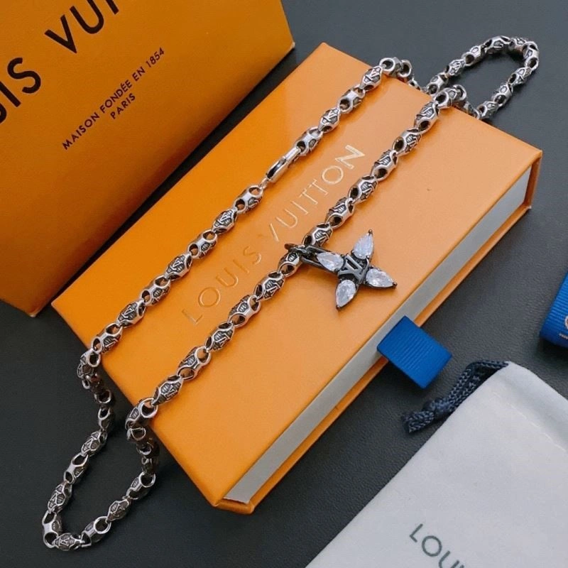 Inexpensive Louis Vuitton Necklaces
