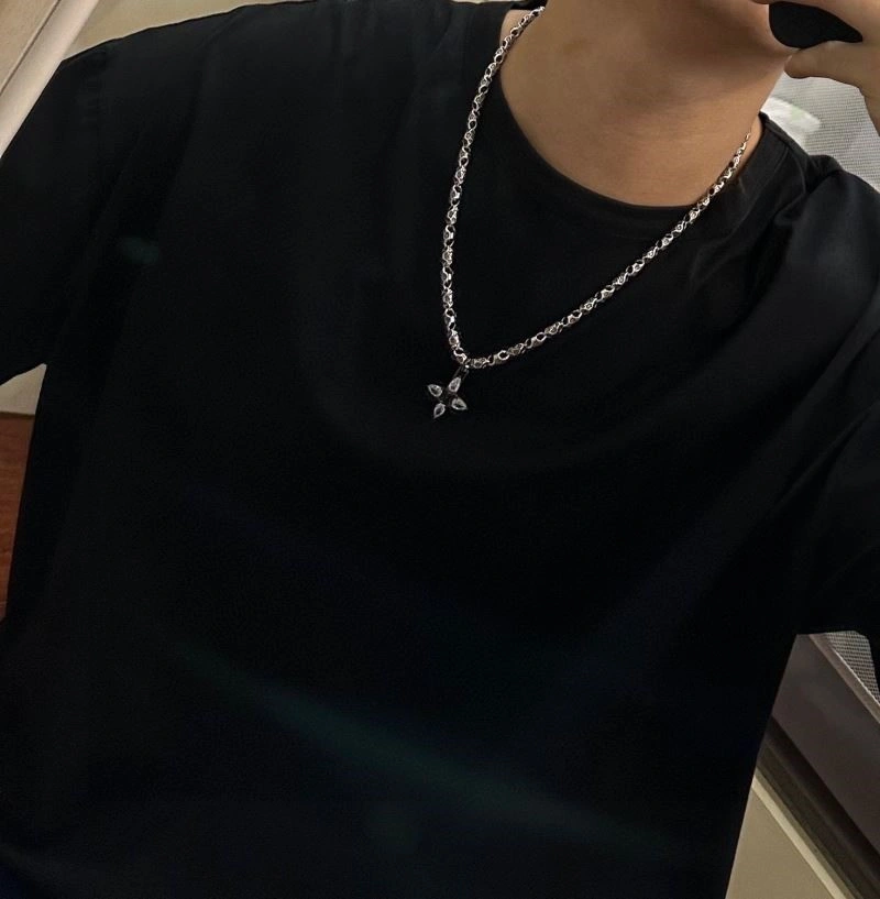 Inexpensive Louis Vuitton Necklaces