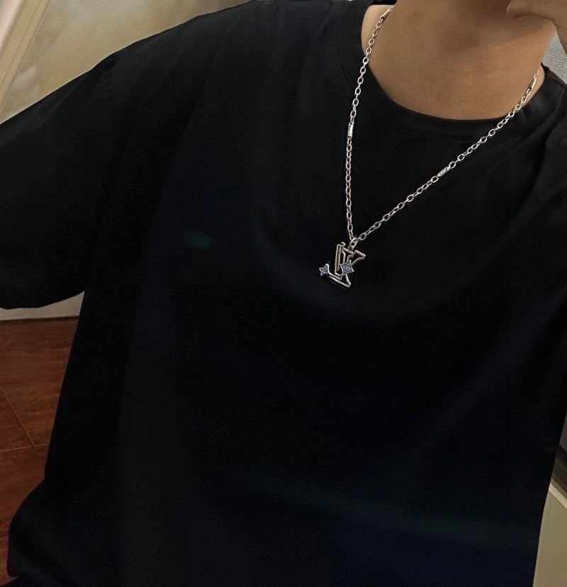 Value-priced Louis Vuitton Necklaces