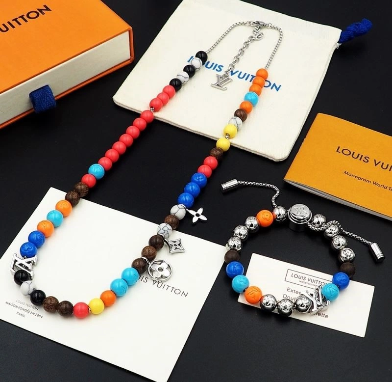 Bargain Louis Vuitton Necklaces