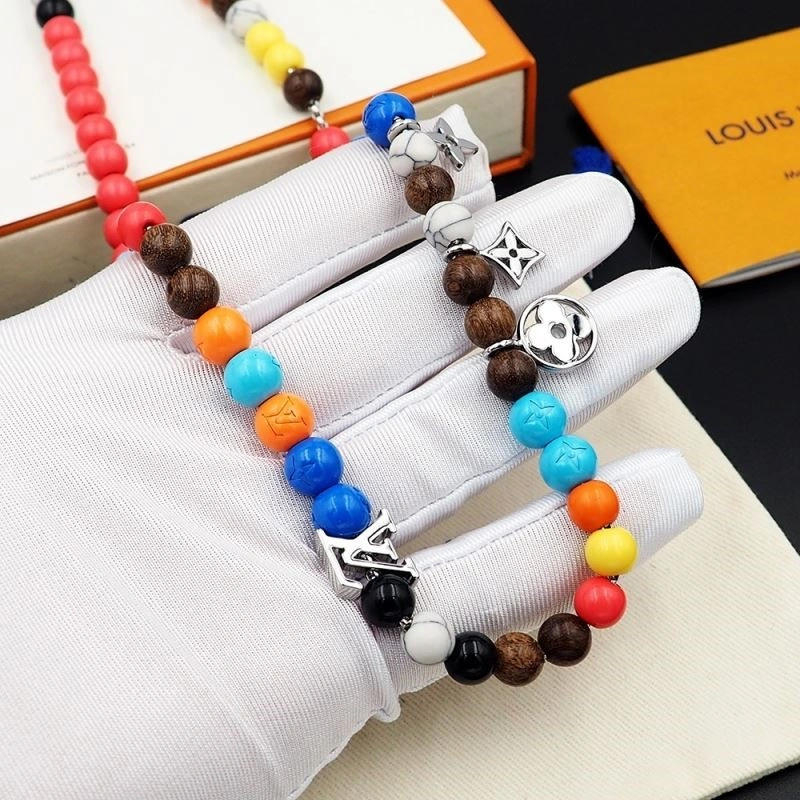 Bargain Louis Vuitton Necklaces
