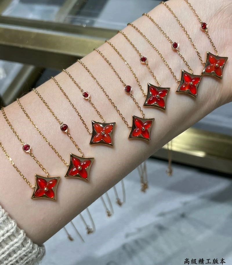 Bargain Louis Vuitton Necklaces