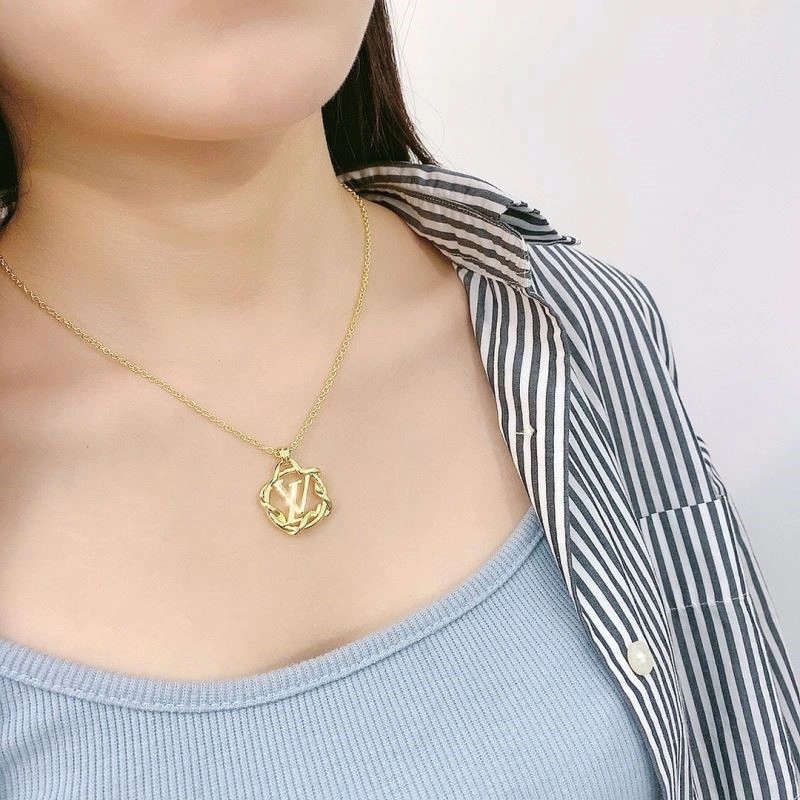Perfect replica Louis Vuitton Necklaces