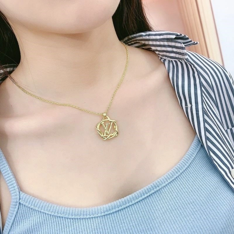 Perfect replica Louis Vuitton Necklaces