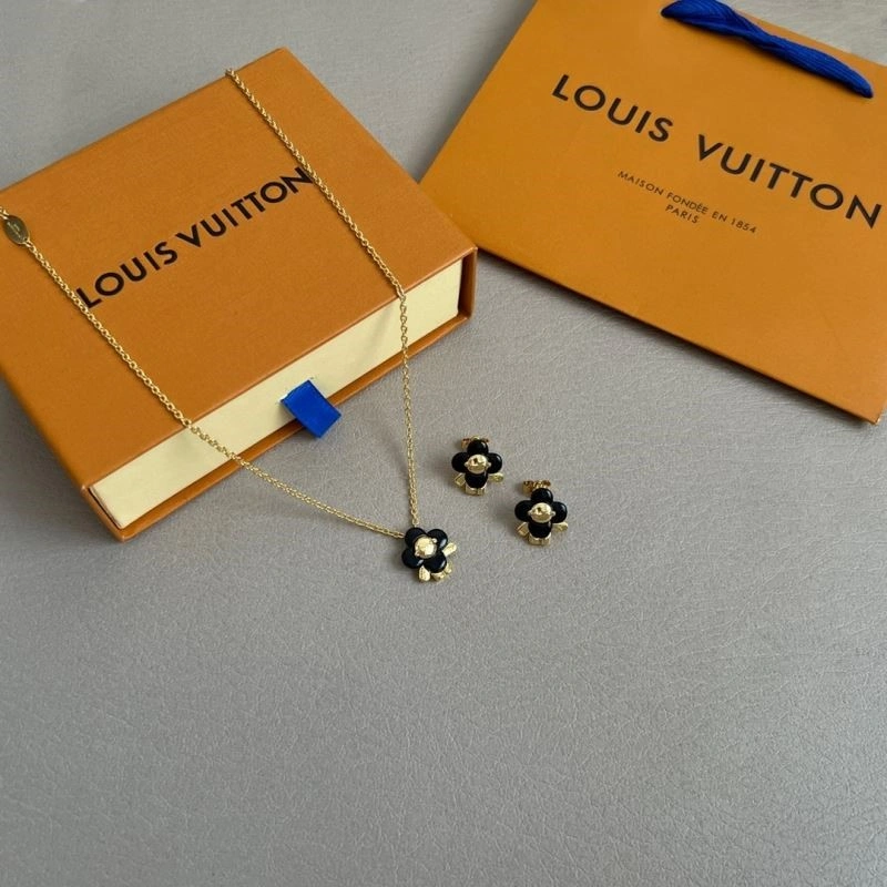 Cut-rate Louis Vuitton Necklaces