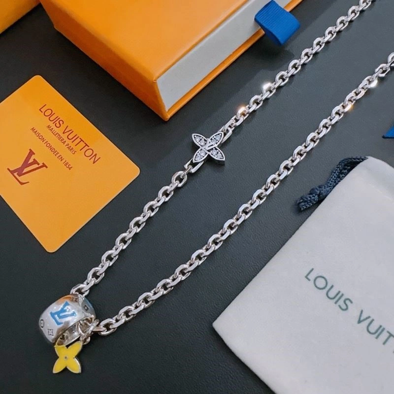 Low-cost Louis Vuitton Necklaces