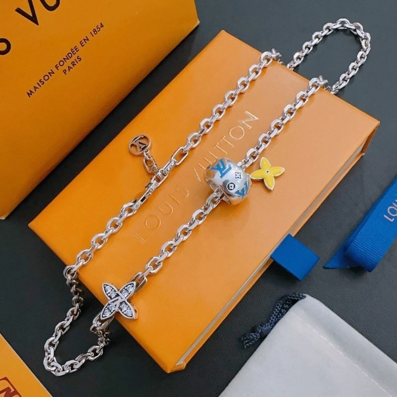 Low-cost Louis Vuitton Necklaces