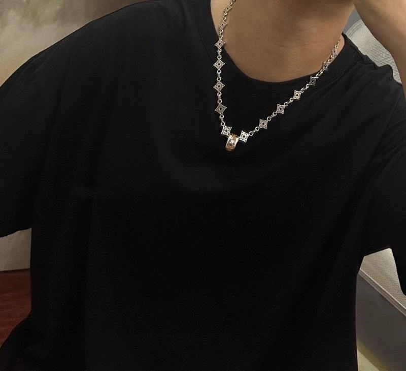 Cut-rate Louis Vuitton Necklaces