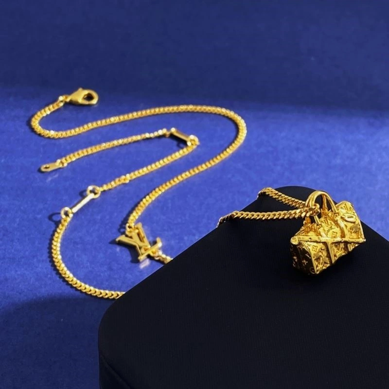 Inexpensive Louis Vuitton Necklaces