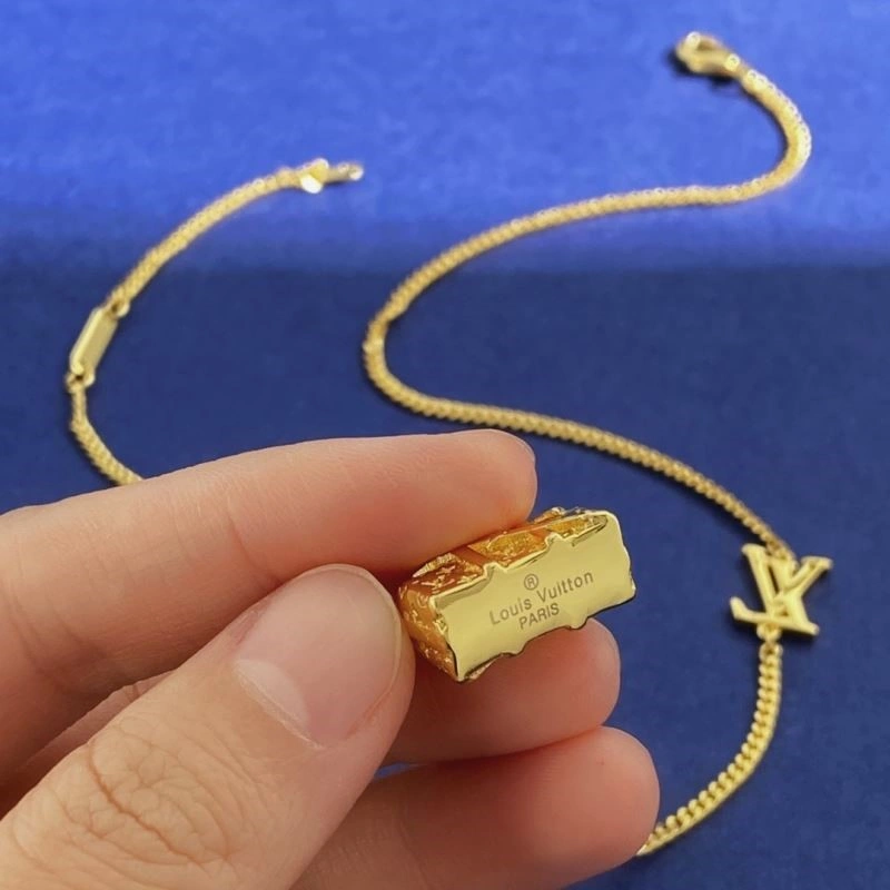 Inexpensive Louis Vuitton Necklaces
