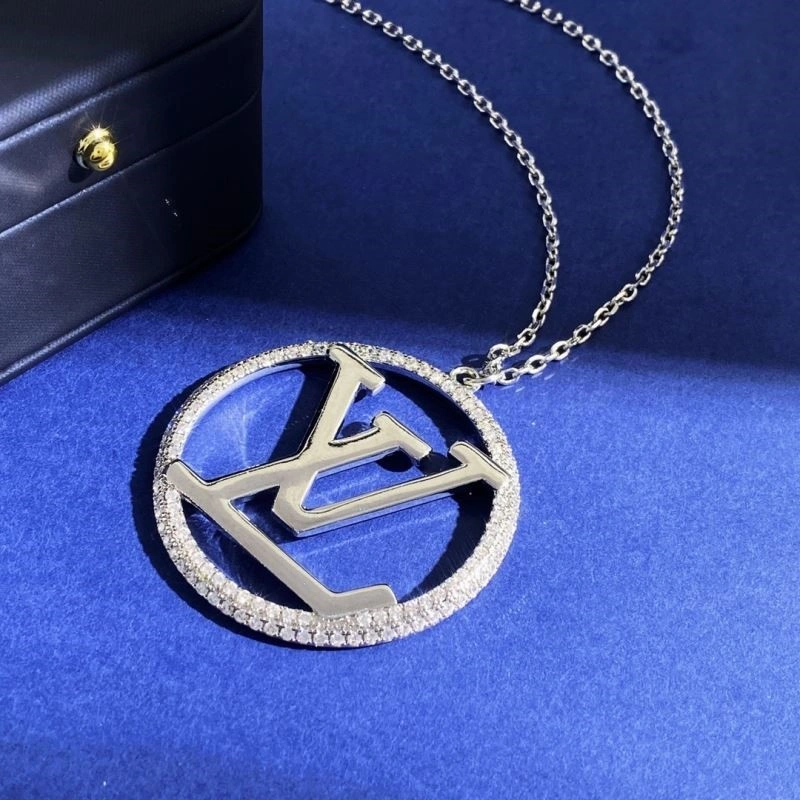 Official Louis Vuitton Necklaces