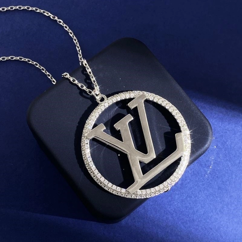 Official Louis Vuitton Necklaces