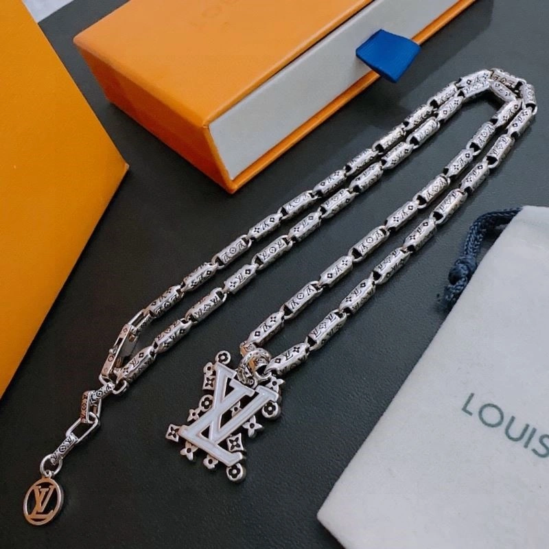 Brand-authenticated Louis Vuitton Necklaces