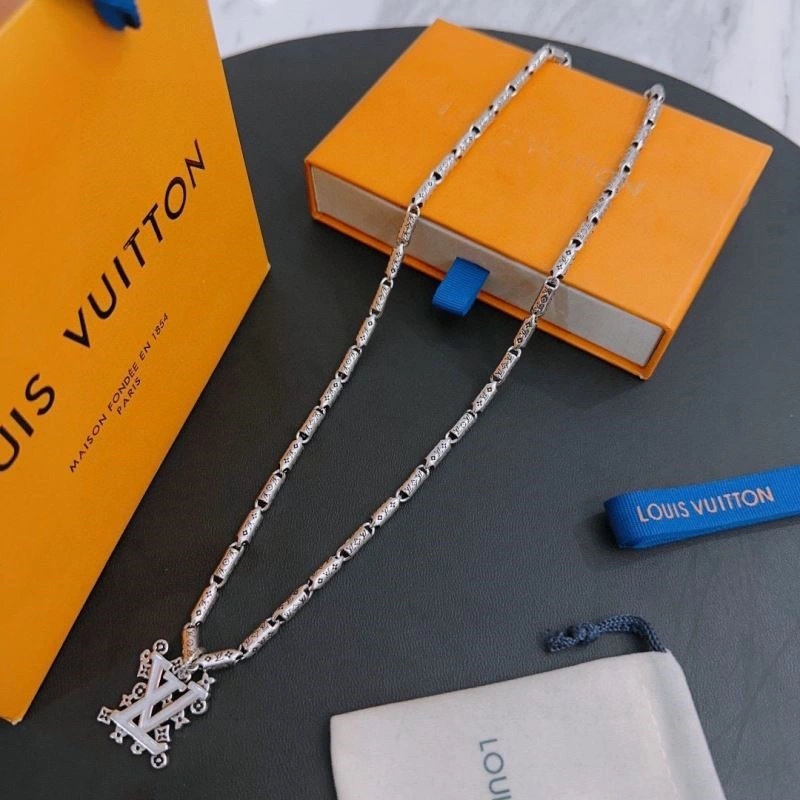 Brand-authenticated Louis Vuitton Necklaces