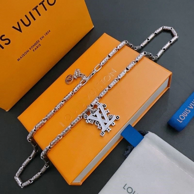 Brand-authenticated Louis Vuitton Necklaces
