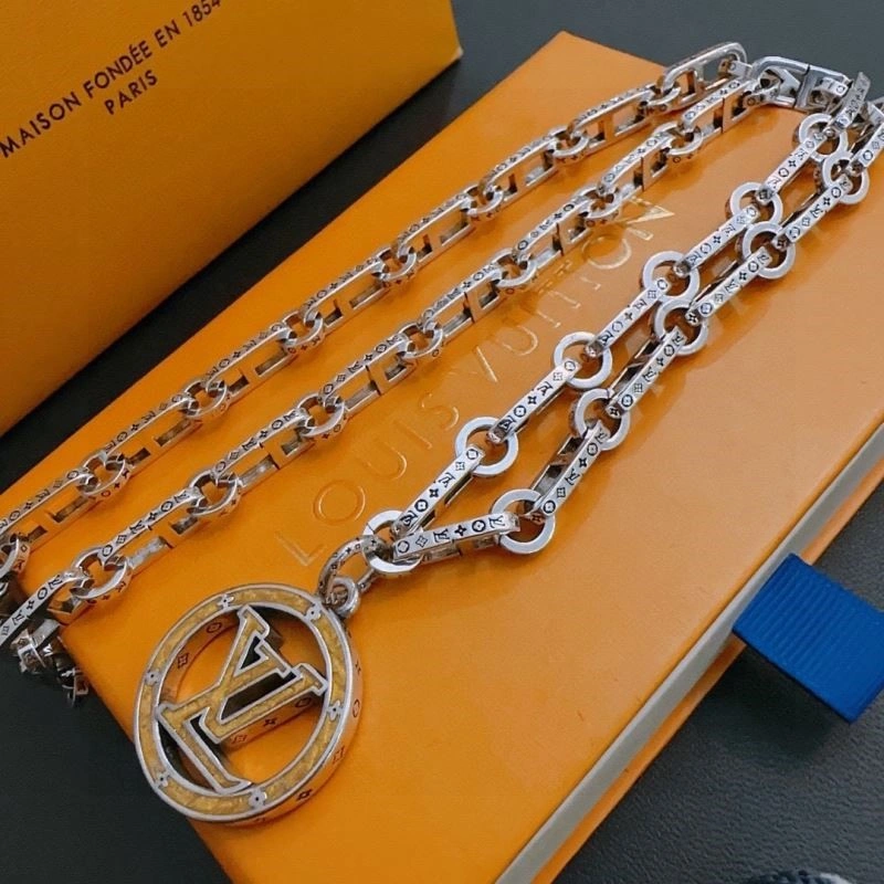 Top mirror Louis Vuitton Necklaces