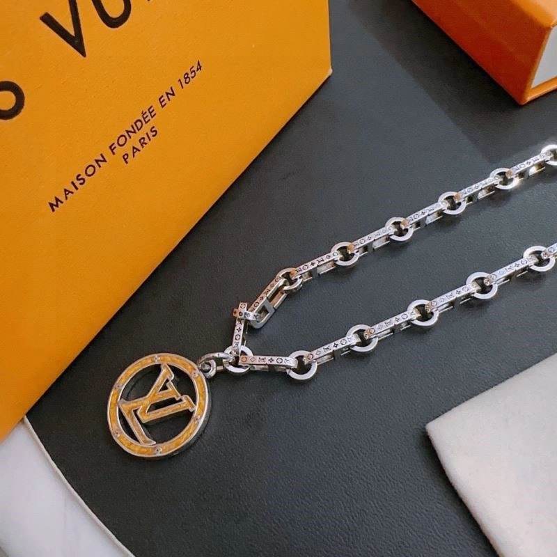 Top mirror Louis Vuitton Necklaces