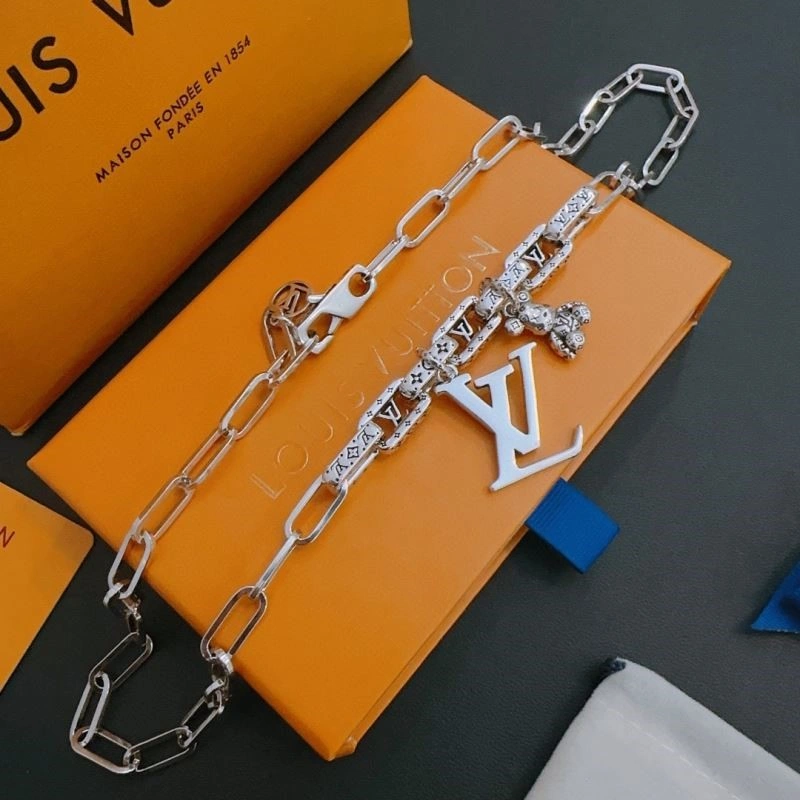 High fidelity Louis Vuitton Necklaces