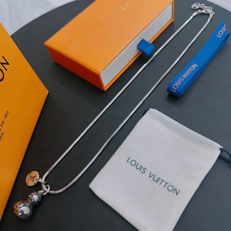 Bargain Louis Vuitton Necklaces