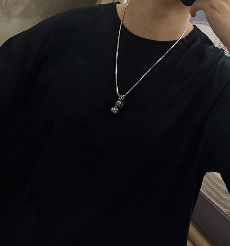 Bargain Louis Vuitton Necklaces