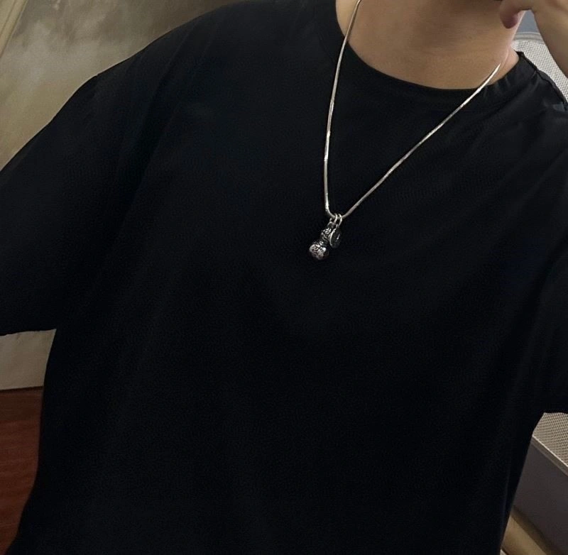 Bargain Louis Vuitton Necklaces