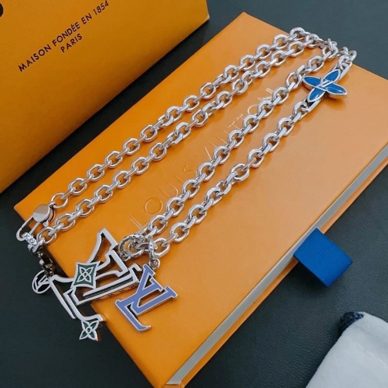 Official Louis Vuitton Necklaces
