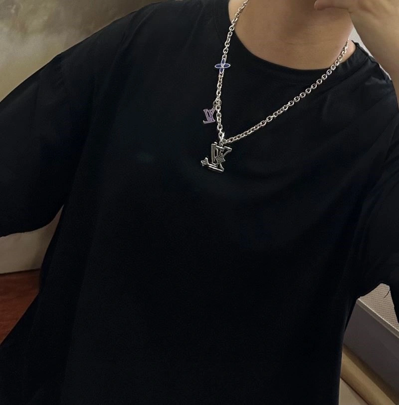 Official Louis Vuitton Necklaces