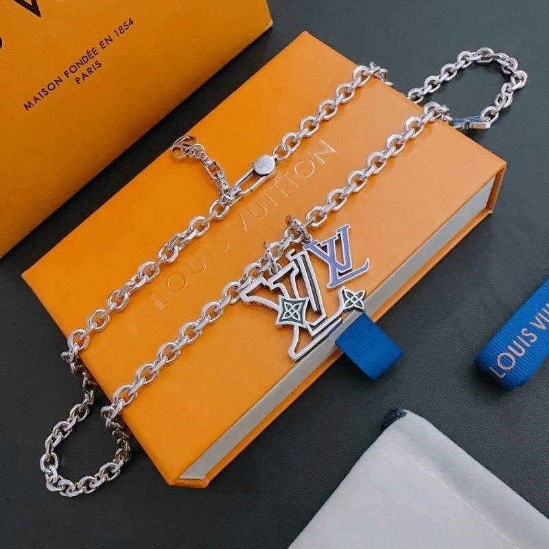 Official Louis Vuitton Necklaces