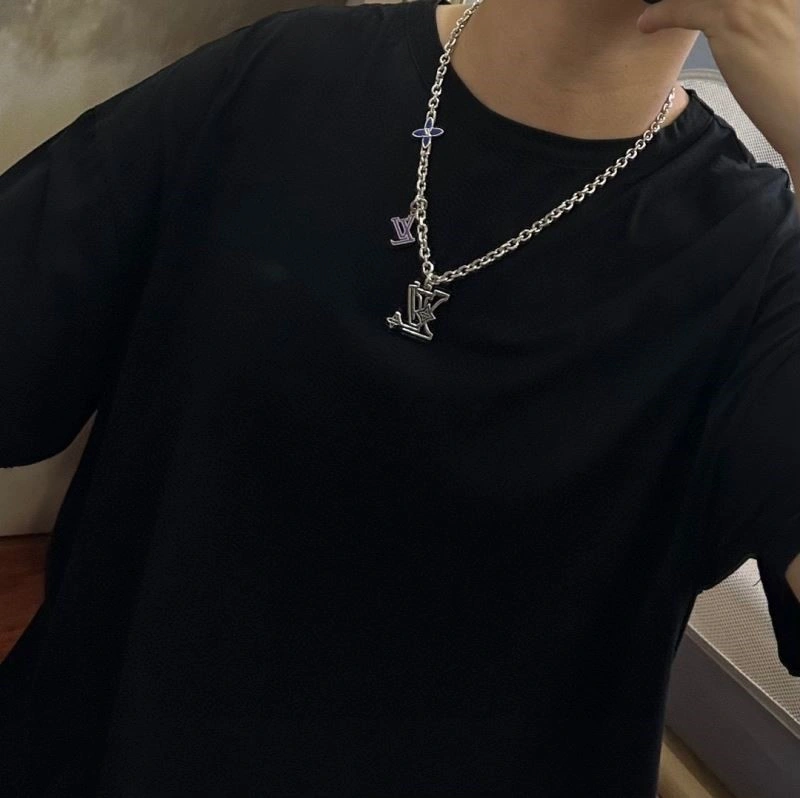 Official Louis Vuitton Necklaces
