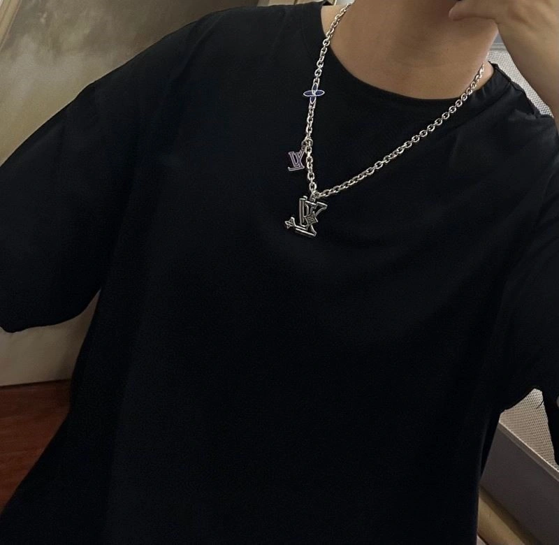 Official Louis Vuitton Necklaces