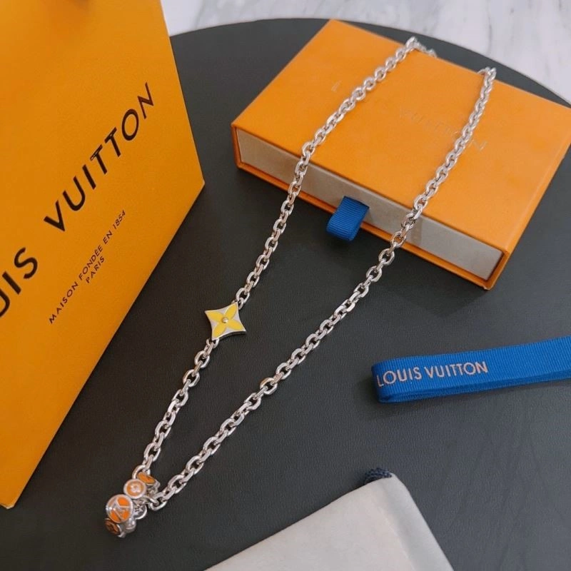 Top mirror Louis Vuitton Necklaces