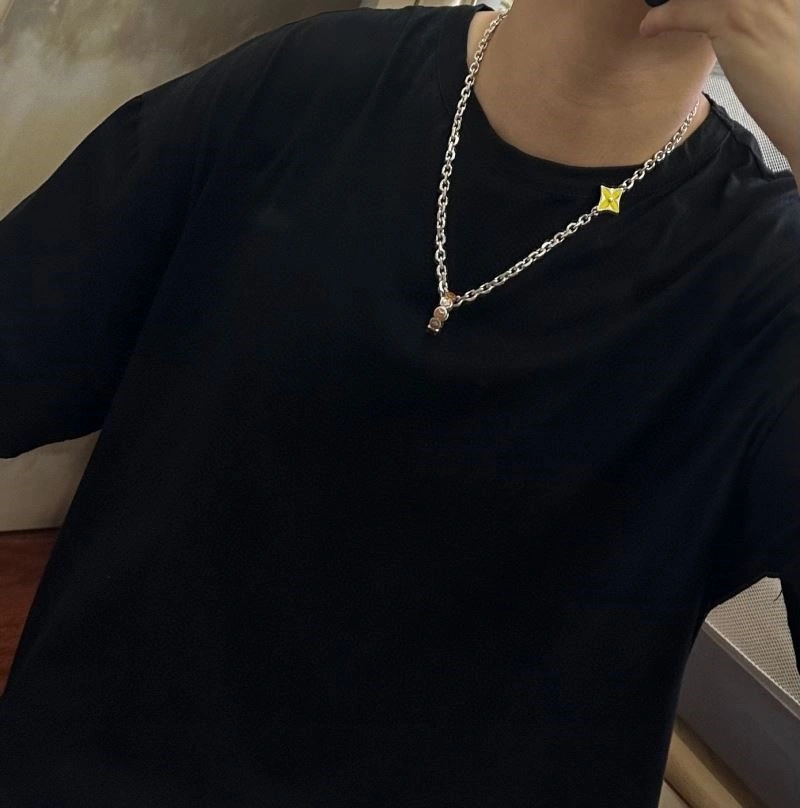 Top mirror Louis Vuitton Necklaces