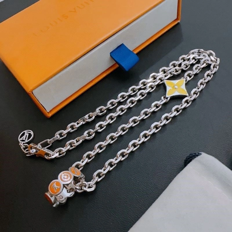 Top mirror Louis Vuitton Necklaces