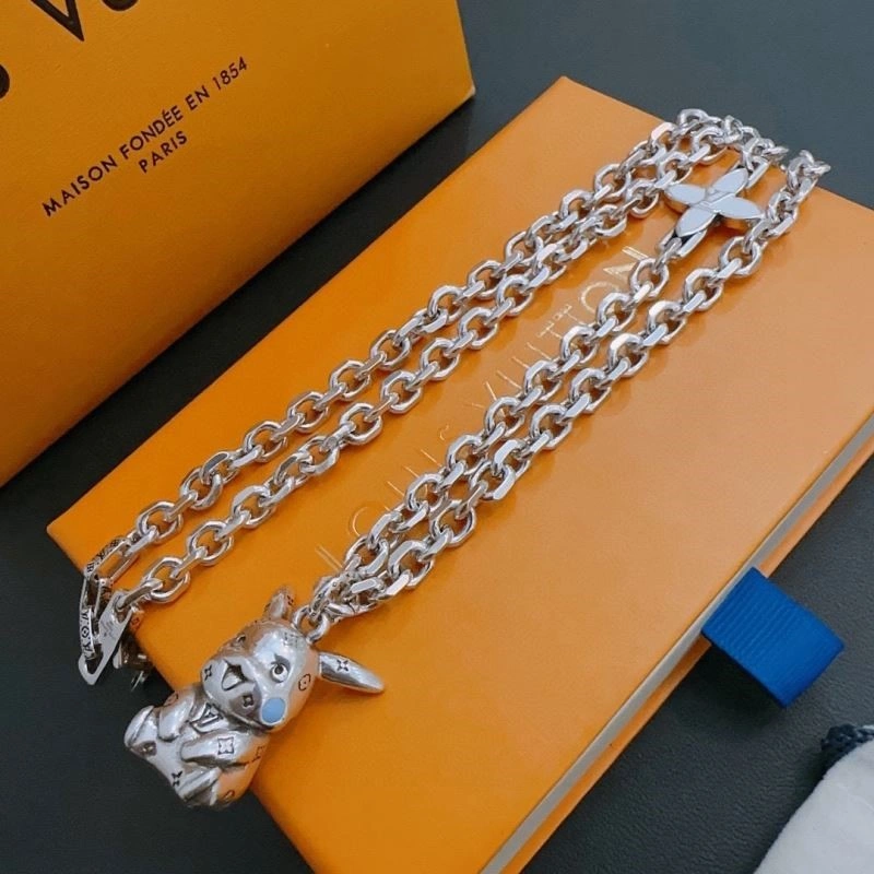 Bargain Louis Vuitton Necklaces