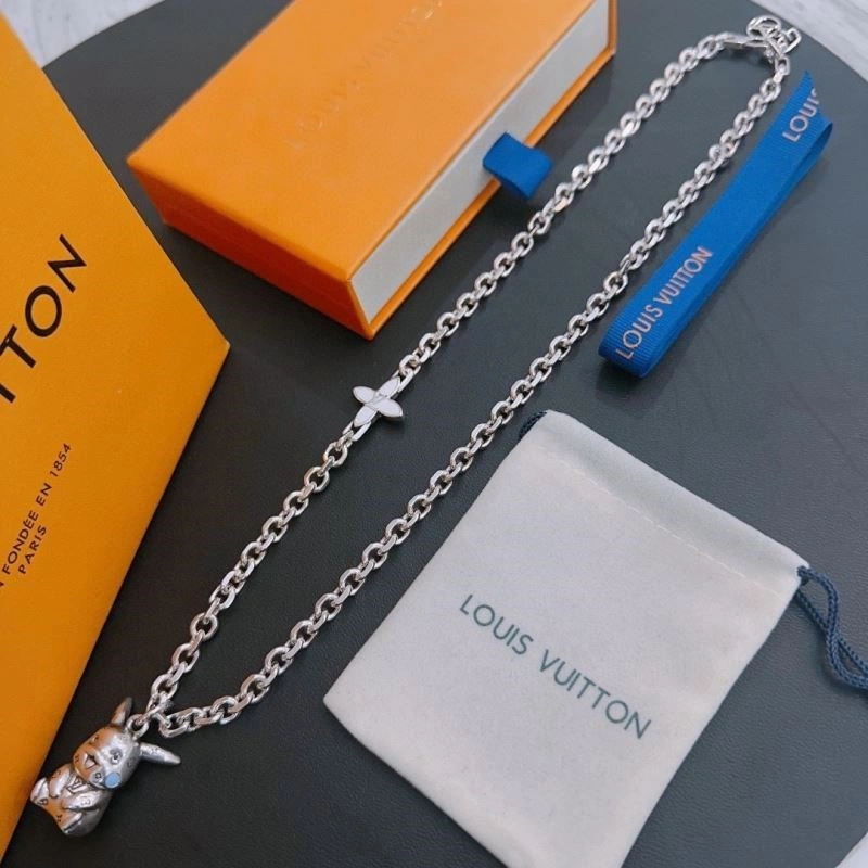 Bargain Louis Vuitton Necklaces