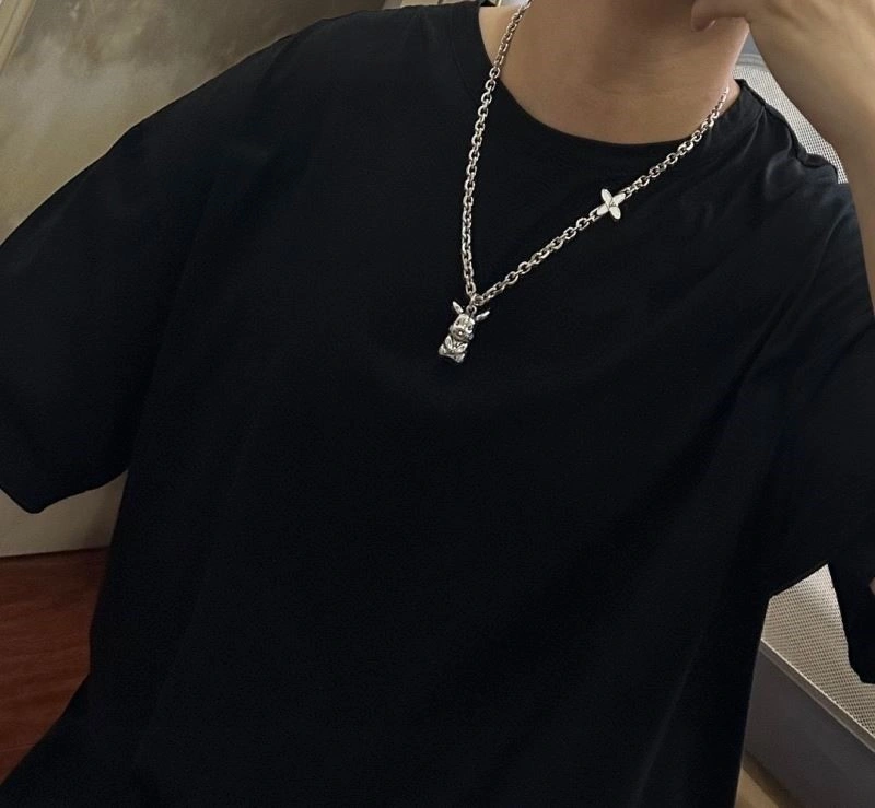 Bargain Louis Vuitton Necklaces