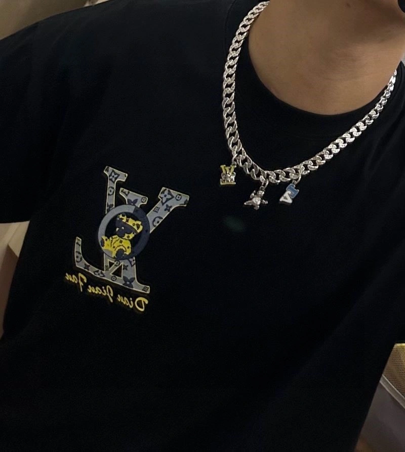 Exact replica Louis Vuitton Necklaces