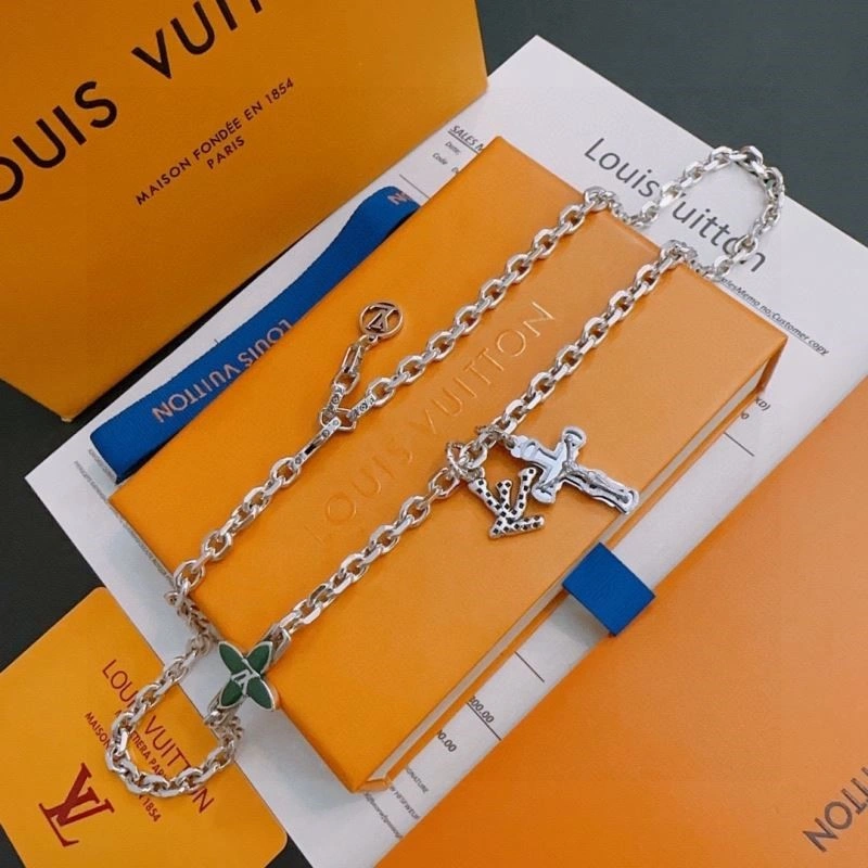 High fidelity Louis Vuitton Necklaces