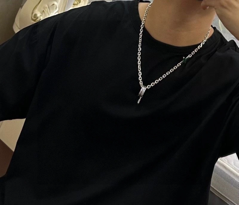 Exact replica Louis Vuitton Necklaces