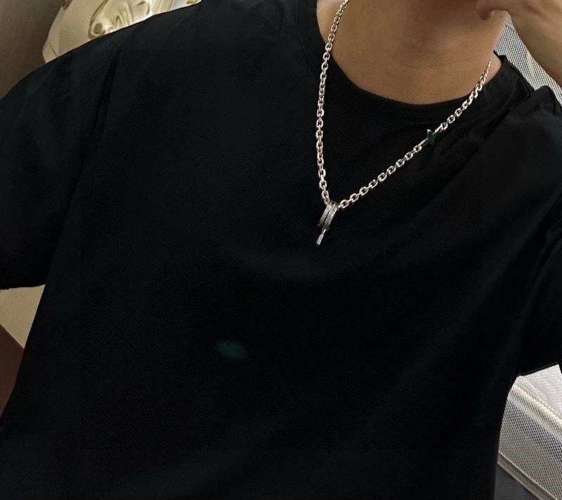 Exact replica Louis Vuitton Necklaces