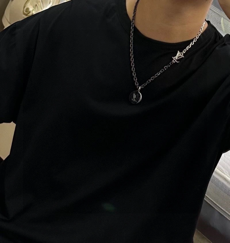 Top mirror Louis Vuitton Necklaces