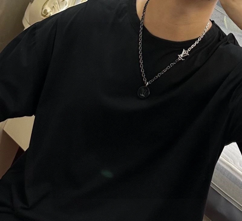 Top mirror Louis Vuitton Necklaces
