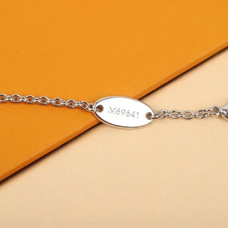 High fidelity Louis Vuitton Necklaces