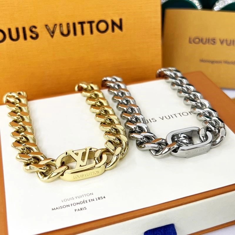 Official Louis Vuitton Necklaces